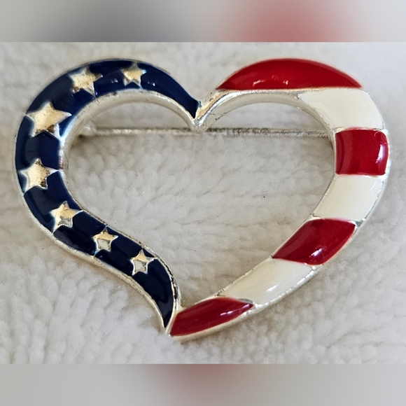 Avon | Jewelry | Vintage Silver Tone Avon Designer Patriotic Heart Flag ...